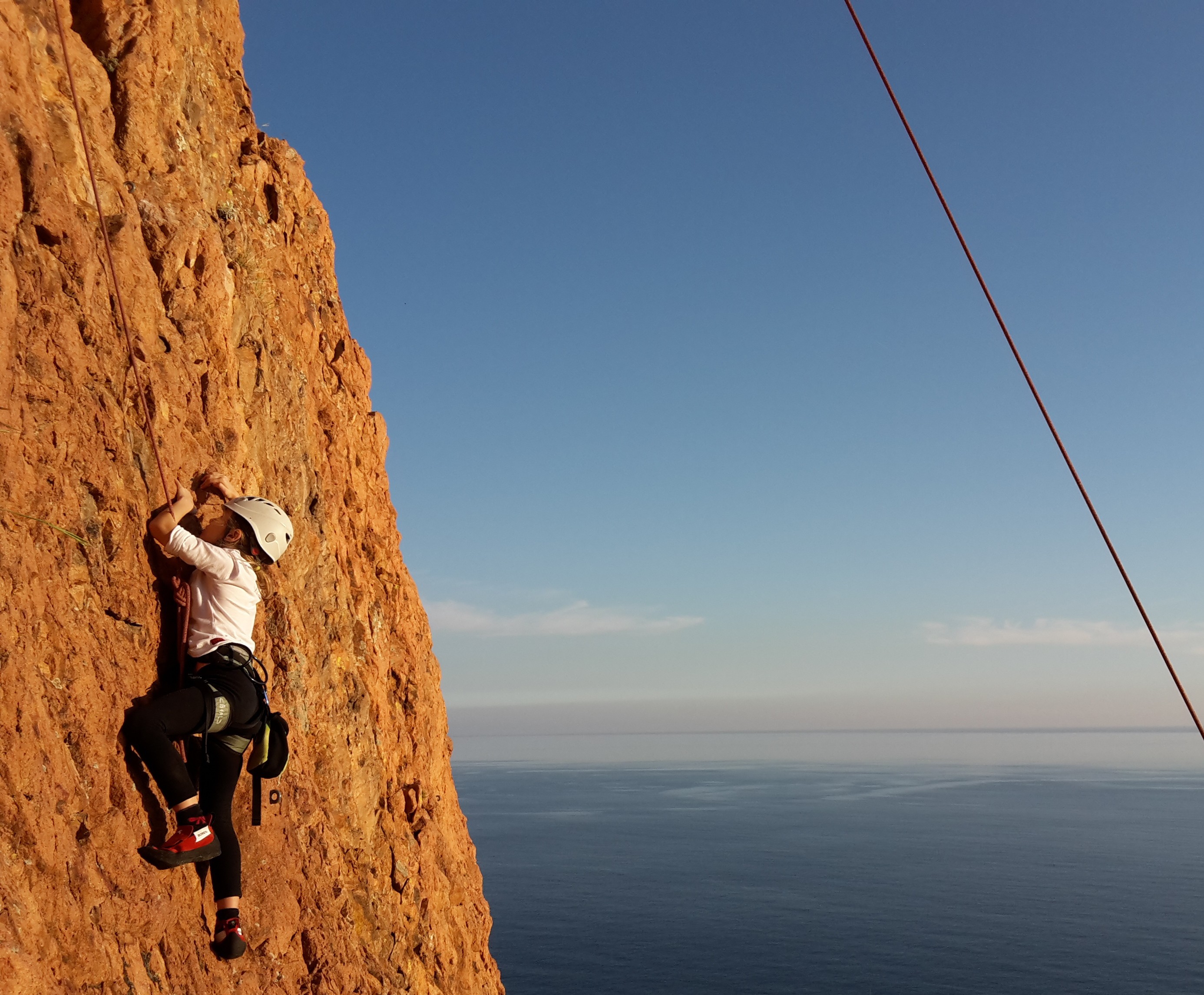 Discover all about rock climbing in Provence with an instructor